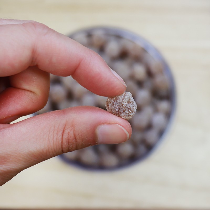 Caramelle dure al gusto propoli.