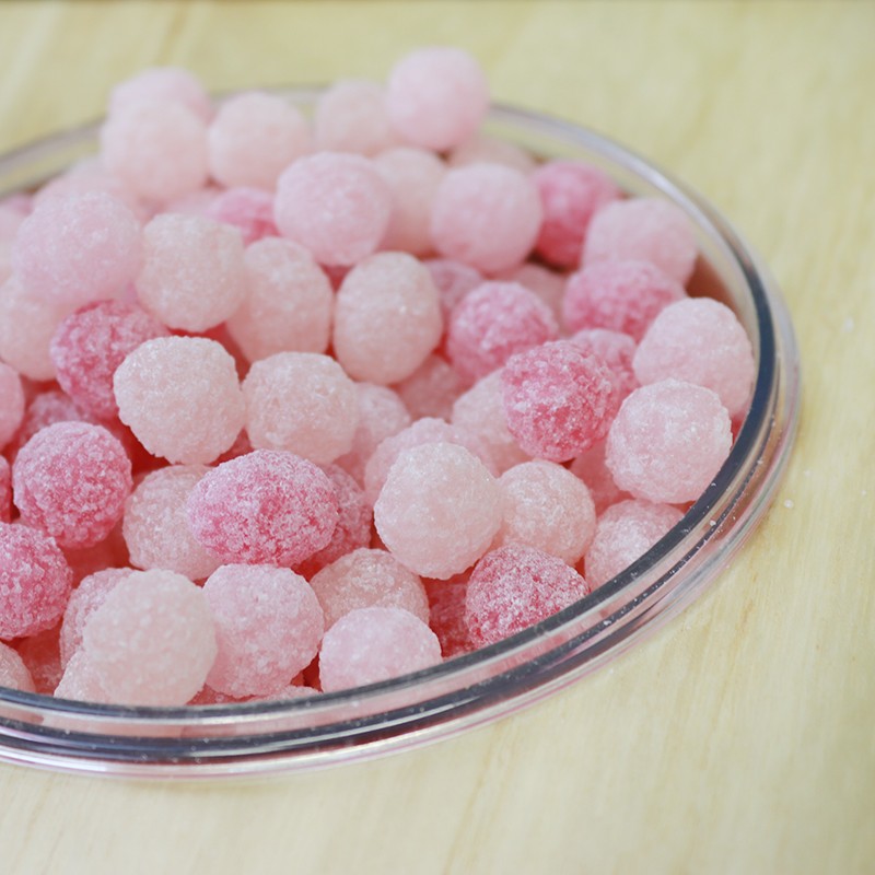 Caramelle dure al gusto frutti di bosco.