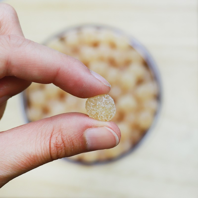 Caramelle dure al gusto miele.