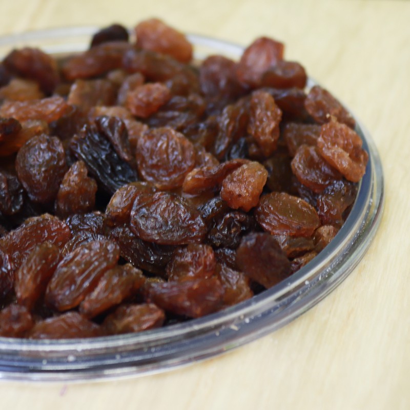 Uvetta sultanina al naturale. Senza zuccheri aggiunti.