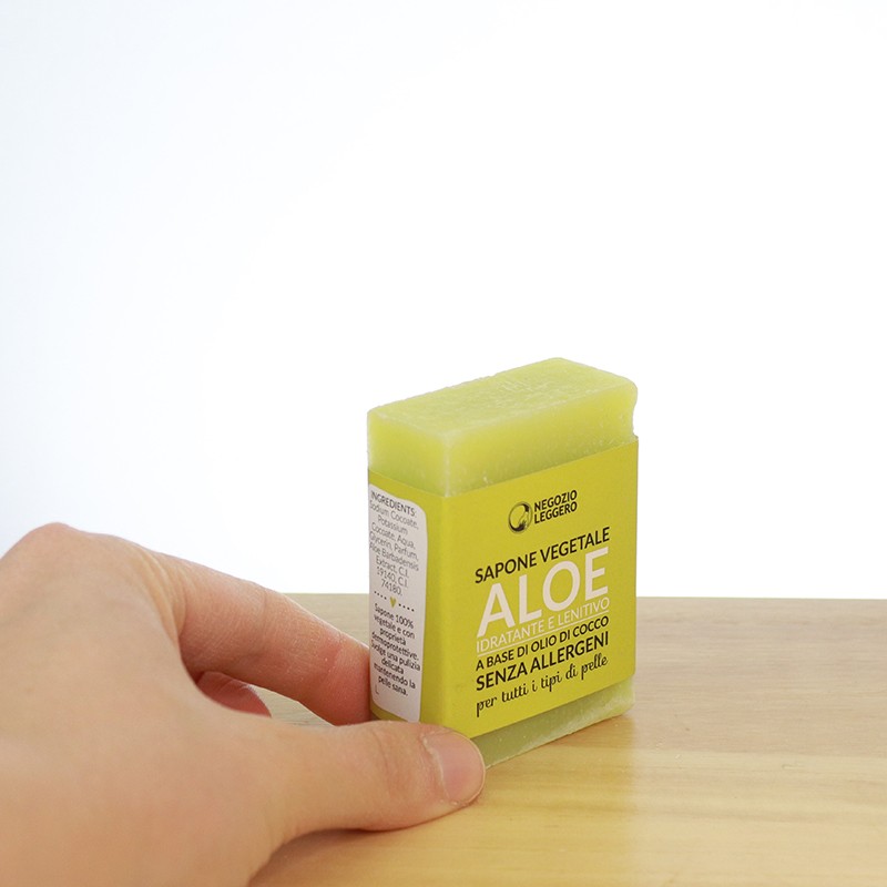 Savon à l'aloe vera 100 % végétal. Saponifié à froid.